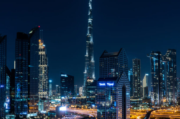 Ile trwa lot do Dubaju? Sprawdź ile leci się do Dubaju – Turystyczny Ninja