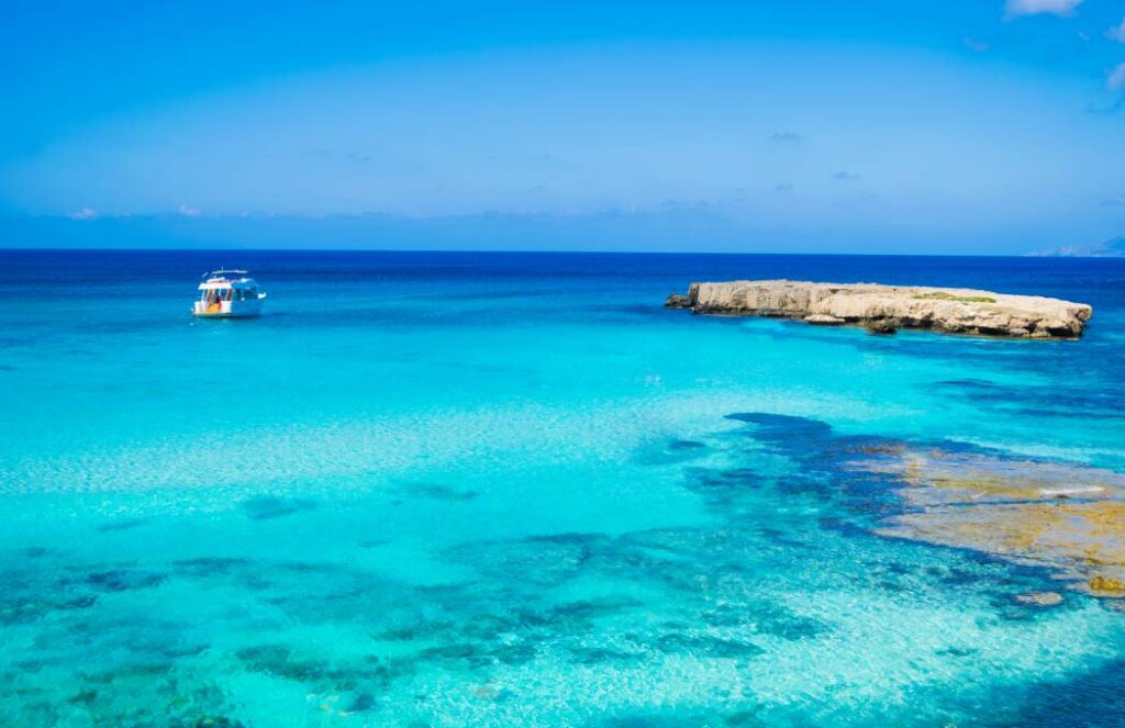 Plaża Latchi Beach - Cypr